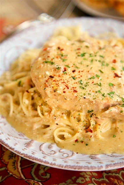 20 + Delicious Slow Cooker Recipes - MommyThrives